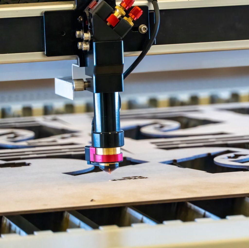 CUSTOM CUTTING – Room 5 Graph-X